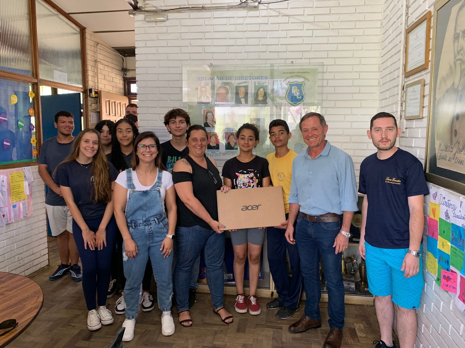 Grupo Oceano entrega prêmio a escola vencedora do Quizz Oceano 2022 | Rio Grande | Grupo Oceano